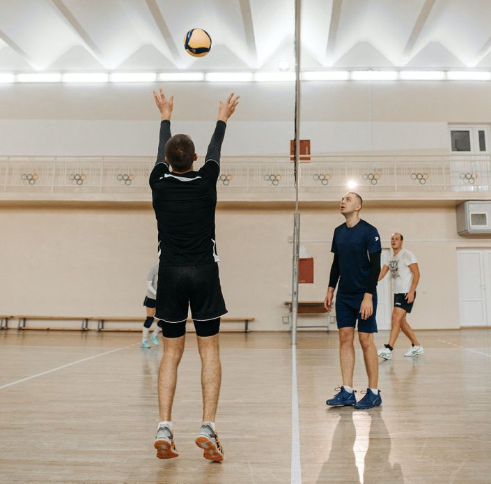 How To Set A Volleyball - For Beginners - We Love Volleyball